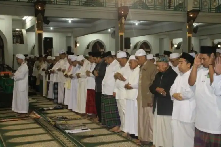 Bacaan Sholat Muhammadiyah Lengkap - Land Arrangement Umroh & Haji