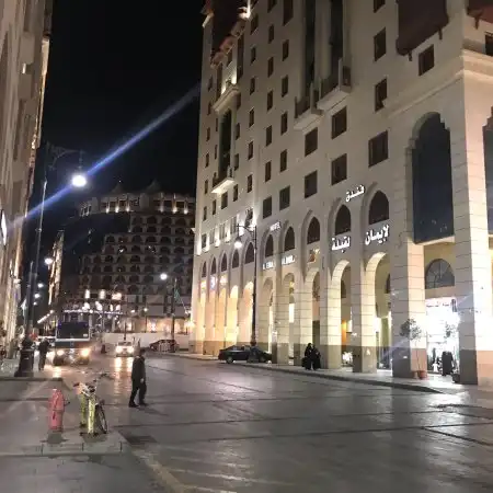 Hotel Bir Al Eiman Madinah Arab Saudi, Fasilitas, Waktu Check In & Out ...