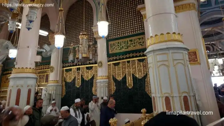 Doa di Raudhah: 10 Pilihan Doa Dahsyat dan Artinya